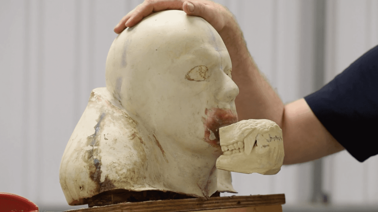 Cable Controlled Animatronic Mask (Gorilla) | Online Course | Gorton Studio
